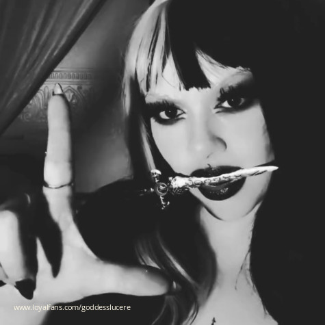 back at the gym getting stronger 💪🏼 - Moon Goddess Isis Official Photos ...