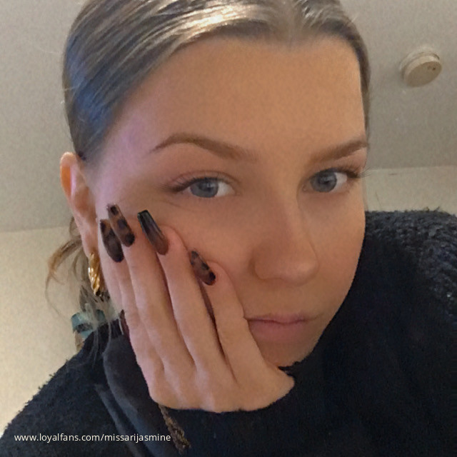 Miss Ari Jasmine’s Official Social Fan Page | LoyalFans