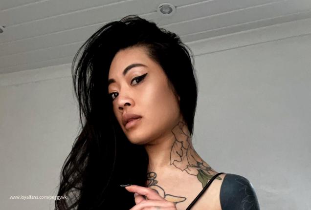 [Eating] Watch Me Eat - PeggyWK Official Profile | www.Loyalfans.com