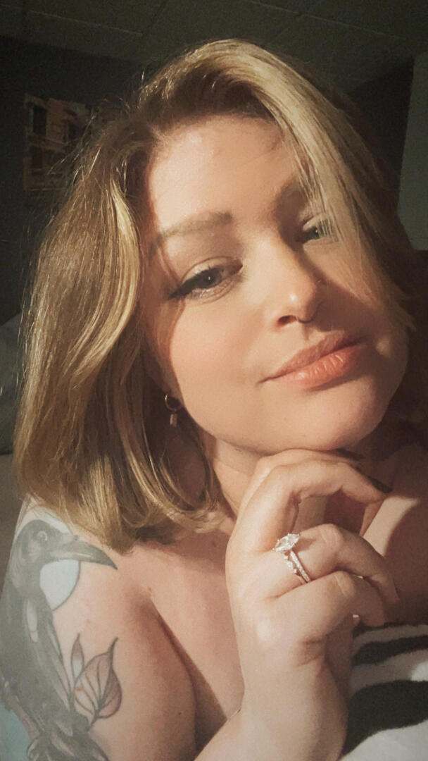 Miss Vesper Lee’s Official Social Fan Page | LoyalFans