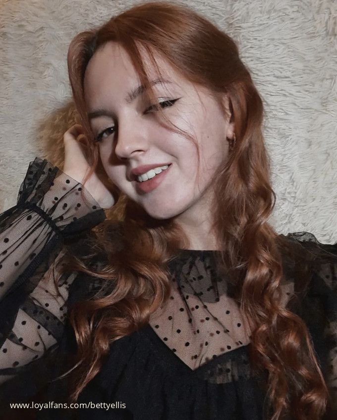 😘😜 - Betty Ellis Official Photos | www.Loyalfans.com