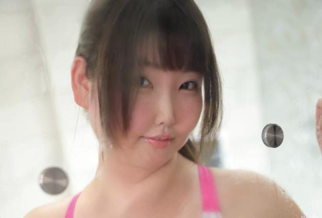 It's hot...! - Momo Momose Official Photos | LoyalFans