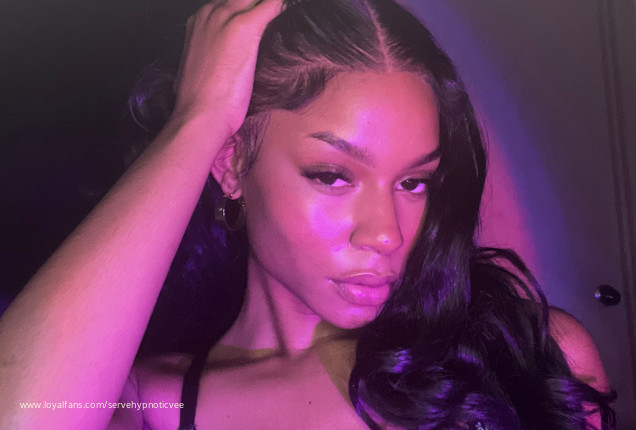 Come take a load off - Goddess V Official Photos | www.Loyalfans.com