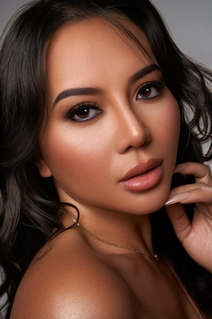 Nikky Snoww's videos and clips | Official account | LoyalFans