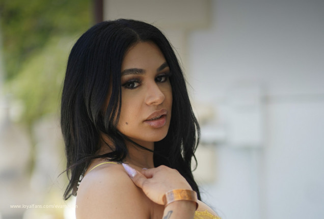 Unlock one of my videos if you worship this body 💋 - Eva Maxim Official ...