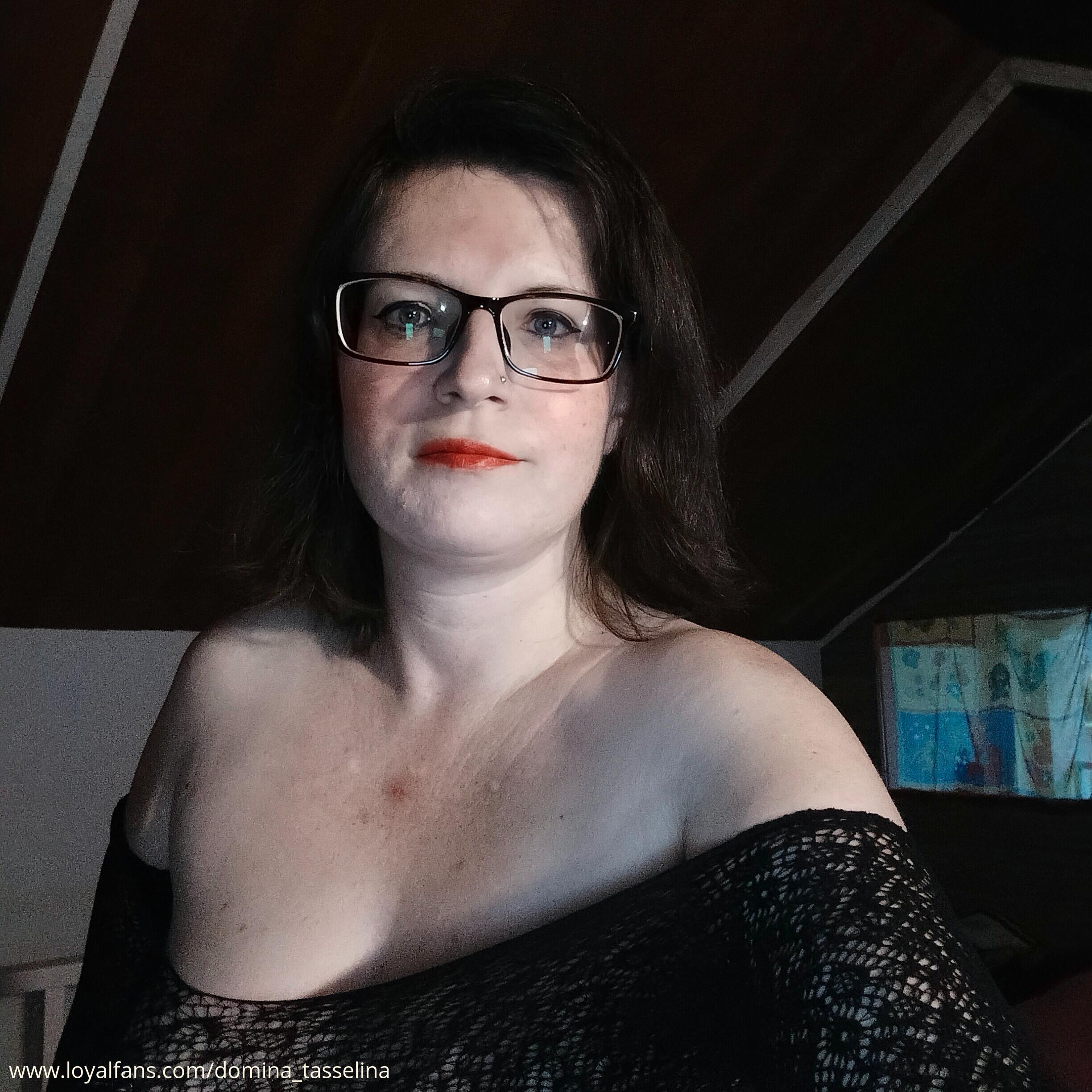 Domina Tasselina Findom Femdom’s Official Social Fan Page | LoyalFans