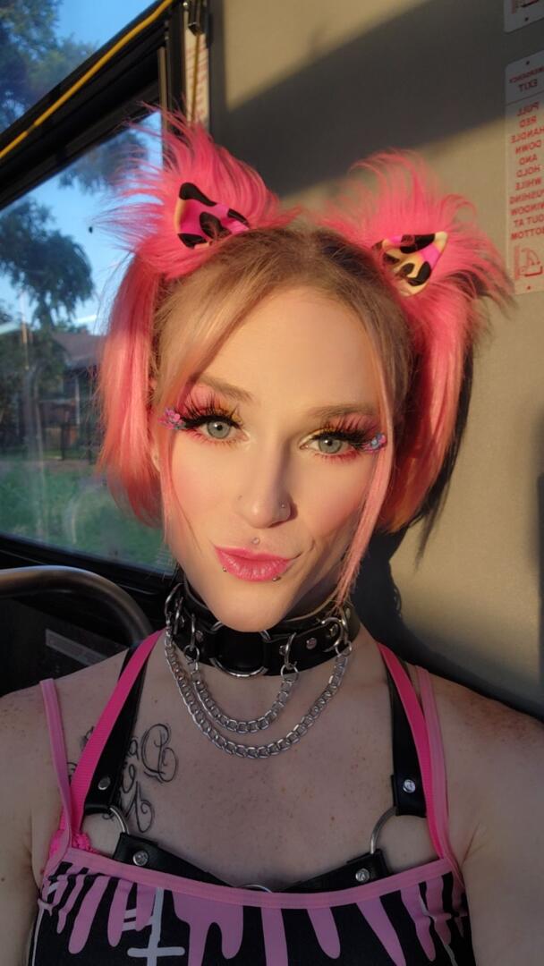 Harley Lockhart’s Official Social Fan Page | LoyalFans