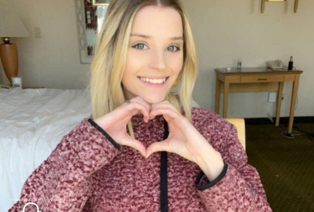 Worshipping Master's Feet - MariaAnjels Official Profile | LoyalFans
