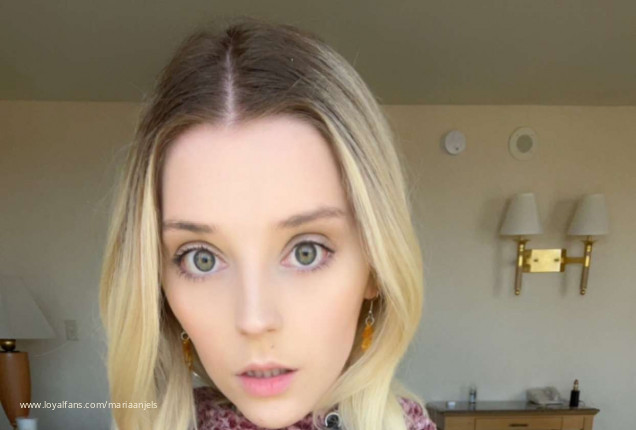 Lift it up more? - MariaAnjels Official Photos | www.Loyalfans.com