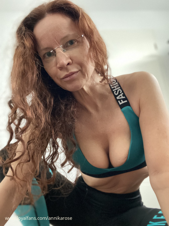 Kiss - AnnikaRose Official Photos | www.Loyalfans.com