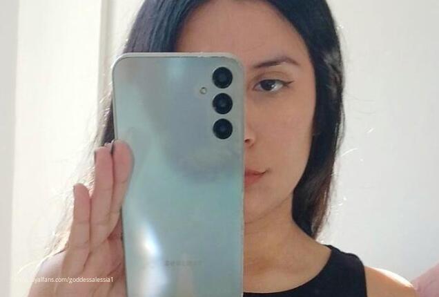 About me - Queen Alessia Findom Official Photos | LoyalFans