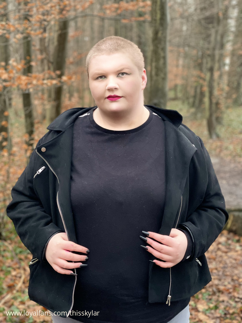 thisSkylar’s Official Social Fan Page | LoyalFans