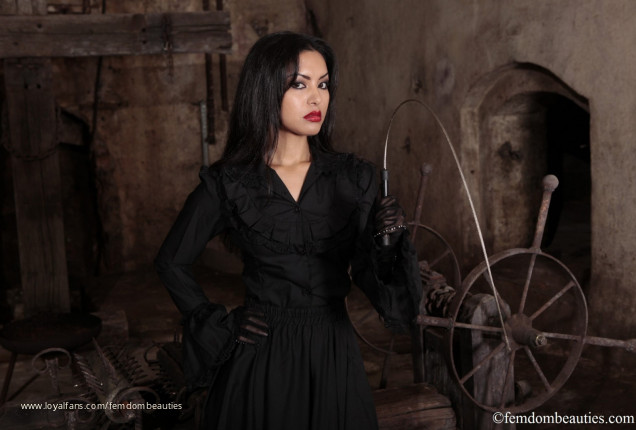 PRINCESS MAYWA LEON - HANGED AND CHASTISED - PART 1 - FEMDOMBEAUTIES ...