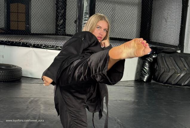 trampled the slave on heels - sweet aura Official Profile | www.Loyalfans.com