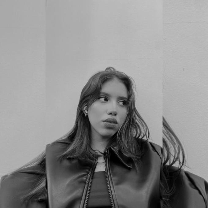 AriadnaFox’s Official Social Fan Page | LoyalFans