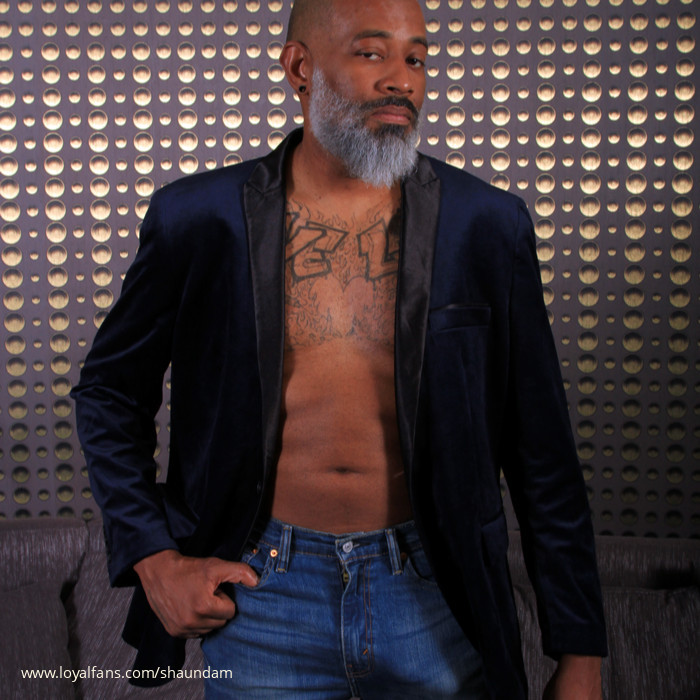 Watch SHAUNDAM in her Official Video Store | LoyalFans