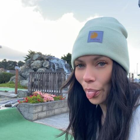 Lotie’s Official Social Fan Page | LoyalFans