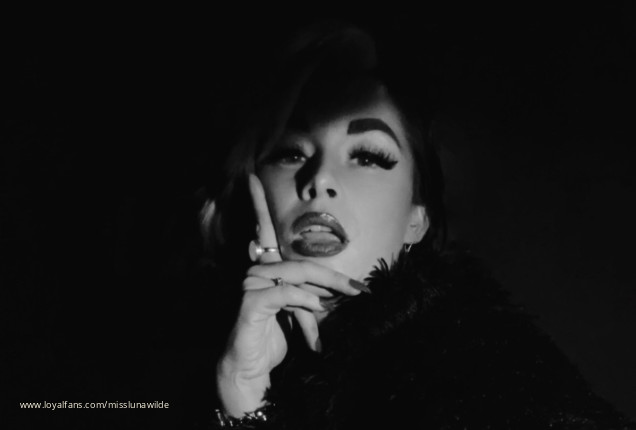 Worship Me when I get out the shower - Goddess Luna Wilde Official Photos | LoyalFans