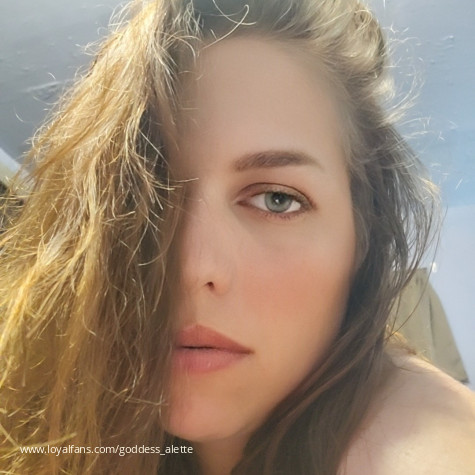 It's the details! - Goddess Alette Official Photos | www.Loyalfans.com