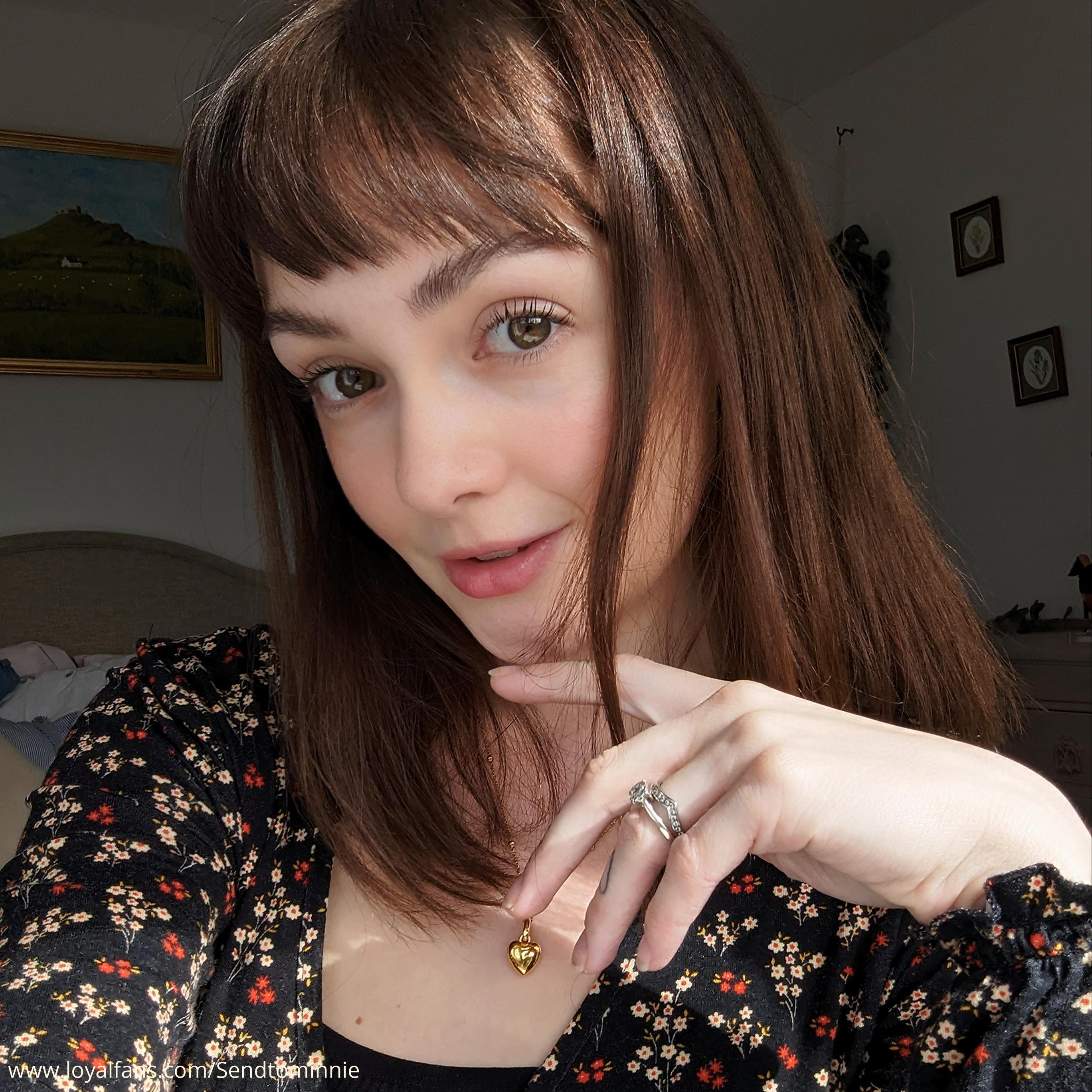 British Goddess Minnie 's videos and clips | Official account | LoyalFans