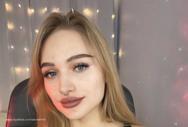 😜Hot - Holy Alice Official Photos | www.Loyalfans.com
