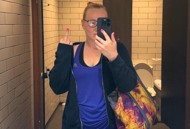 Does me flipping you off trigger you 🤭🖕🏻 - gymbratnatalia Official ...