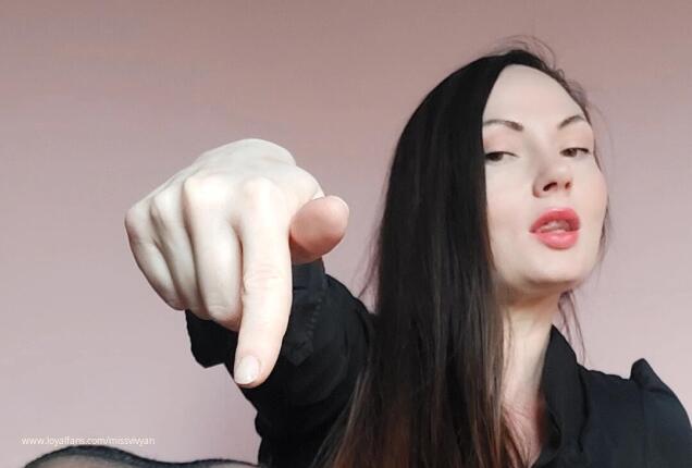 Moment from the session. - Miss Vivyan Official Photos | www.Loyalfans.com