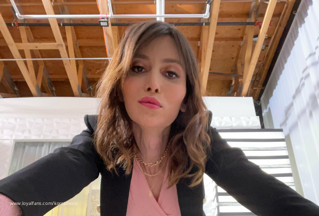 What kind of mood are you in right now ?? 😏 - Korra Del Rio Official ...