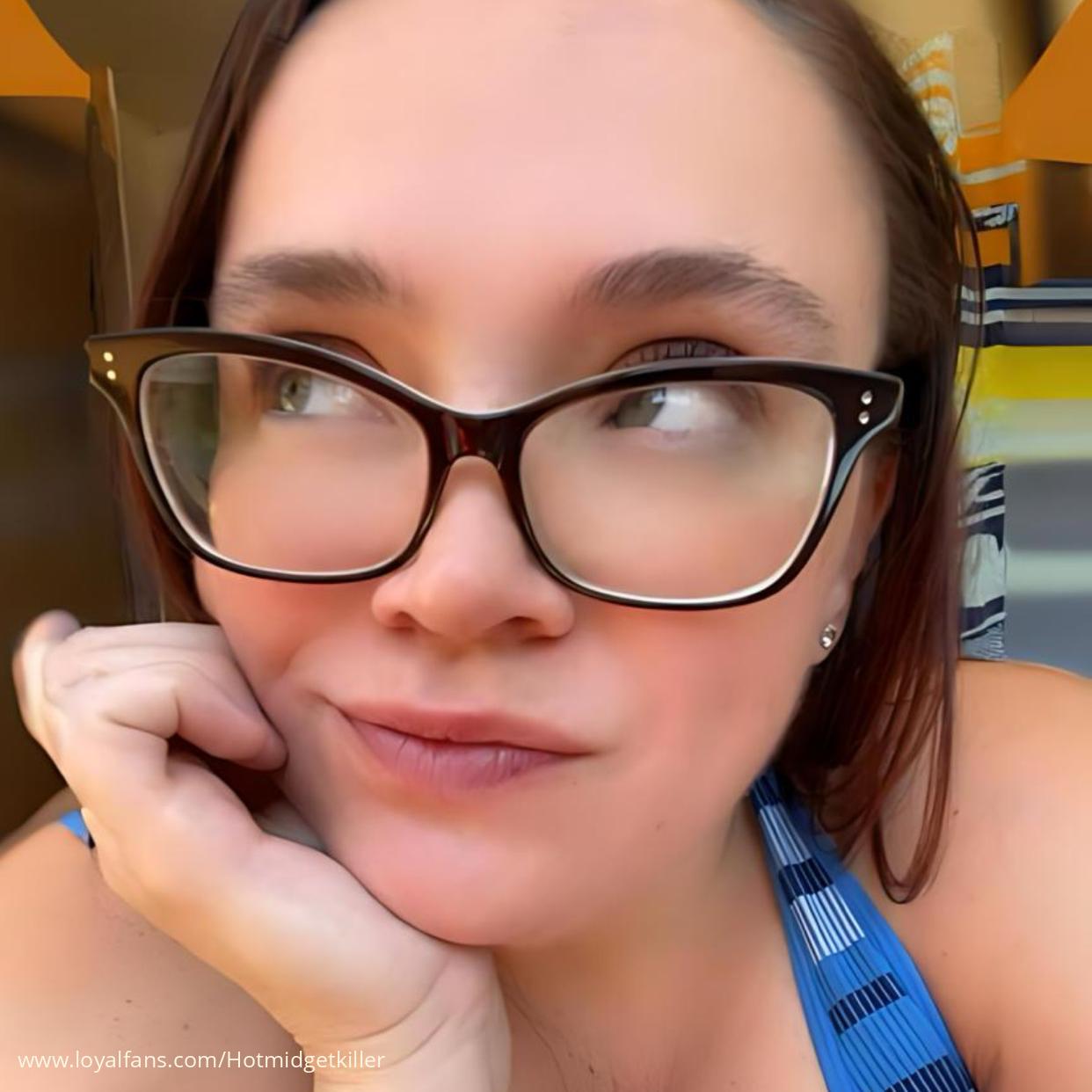 The Qu33n's videos and clips | Official account | LoyalFans