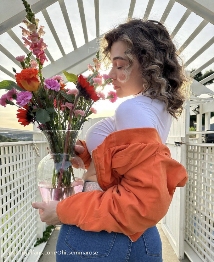 Smell the roses 🌹 - Emma Rose Official Photos | LoyalFans