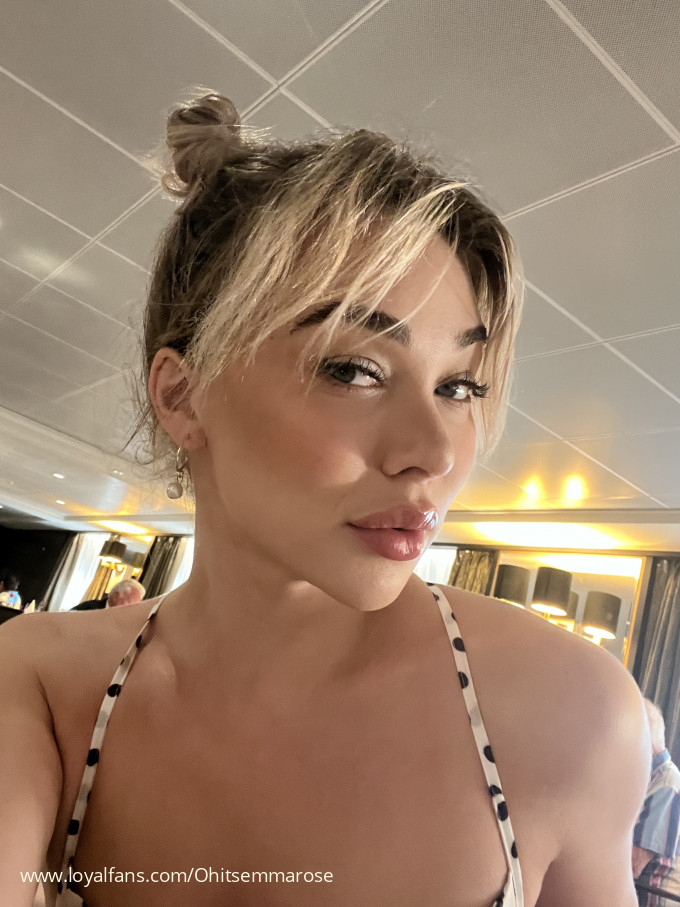 💋 😘 - Emma Rose Official Photos | www.Loyalfans.com