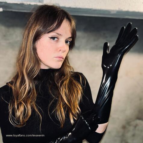 Open wide. And I don’t mean your mouth - Eva Venom Official Photos ...