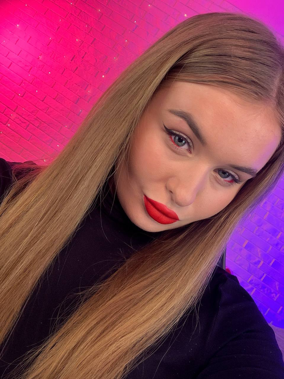 Watch and Buy Videos from the Official Video Store of chloe054 | LoyalFans