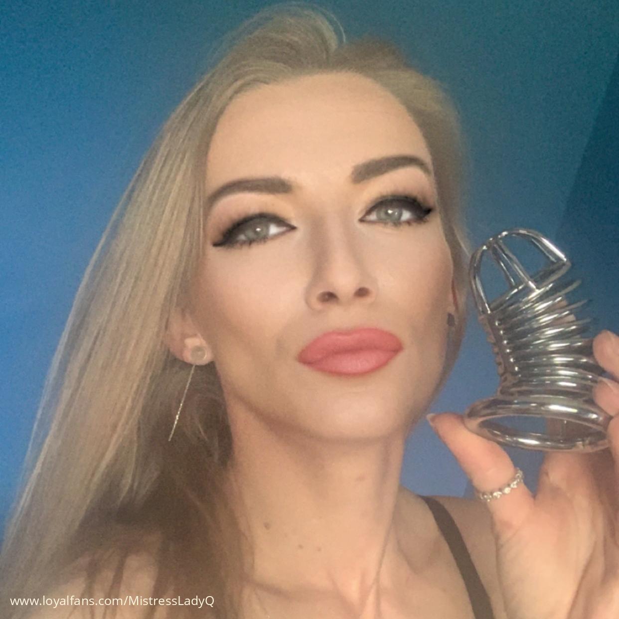 Lady Quinn’s Official Social Fan Page | LoyalFans