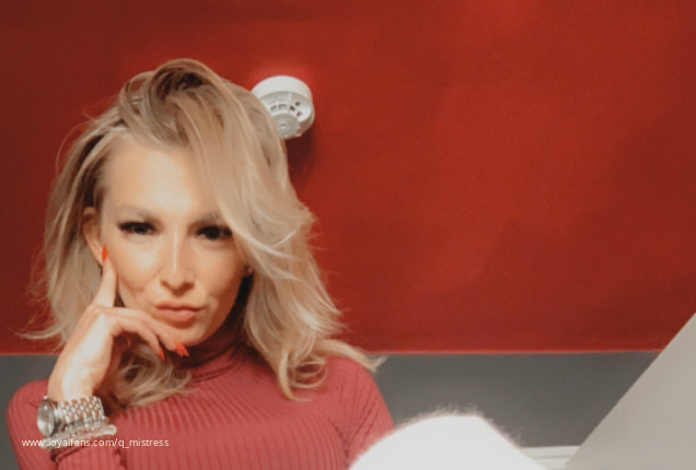 White sock worship - Lady Quinn Official Photos | www.Loyalfans.com