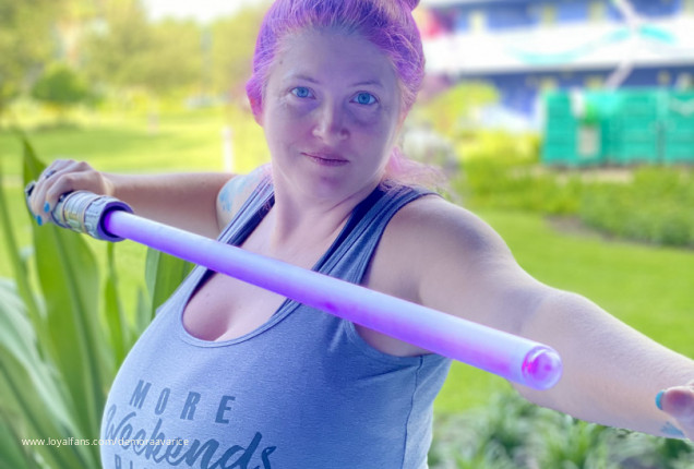 Who Dares Challenge Me To A Lightsaber Battle 🔦⚔️ Demora Avarice