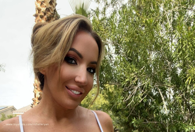 I had a good work out in my backyard today… - Richelle Ryan Official ...