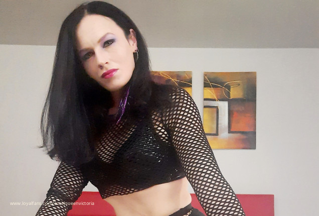 I am cruel queen Victoria - Cruel Queen Victoria Official Photos | LoyalFans