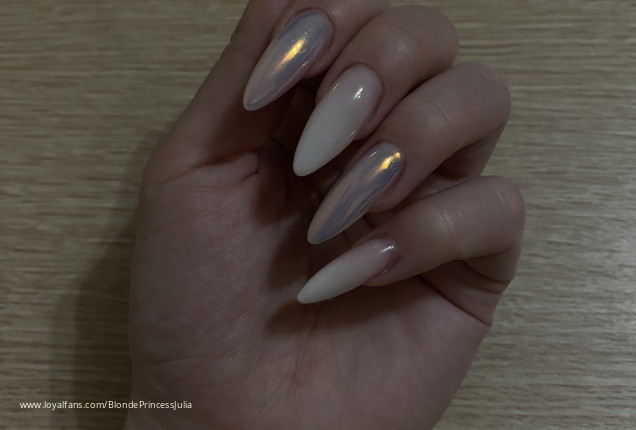 I made new nails, pay 40$! Be a good boy 🫦 - Glamour Princess Official ...