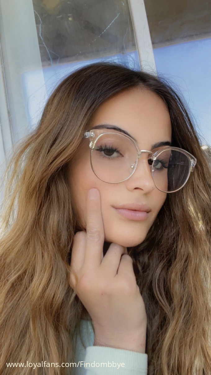 Findom Chloe’s Official Social Fan Page | LoyalFans