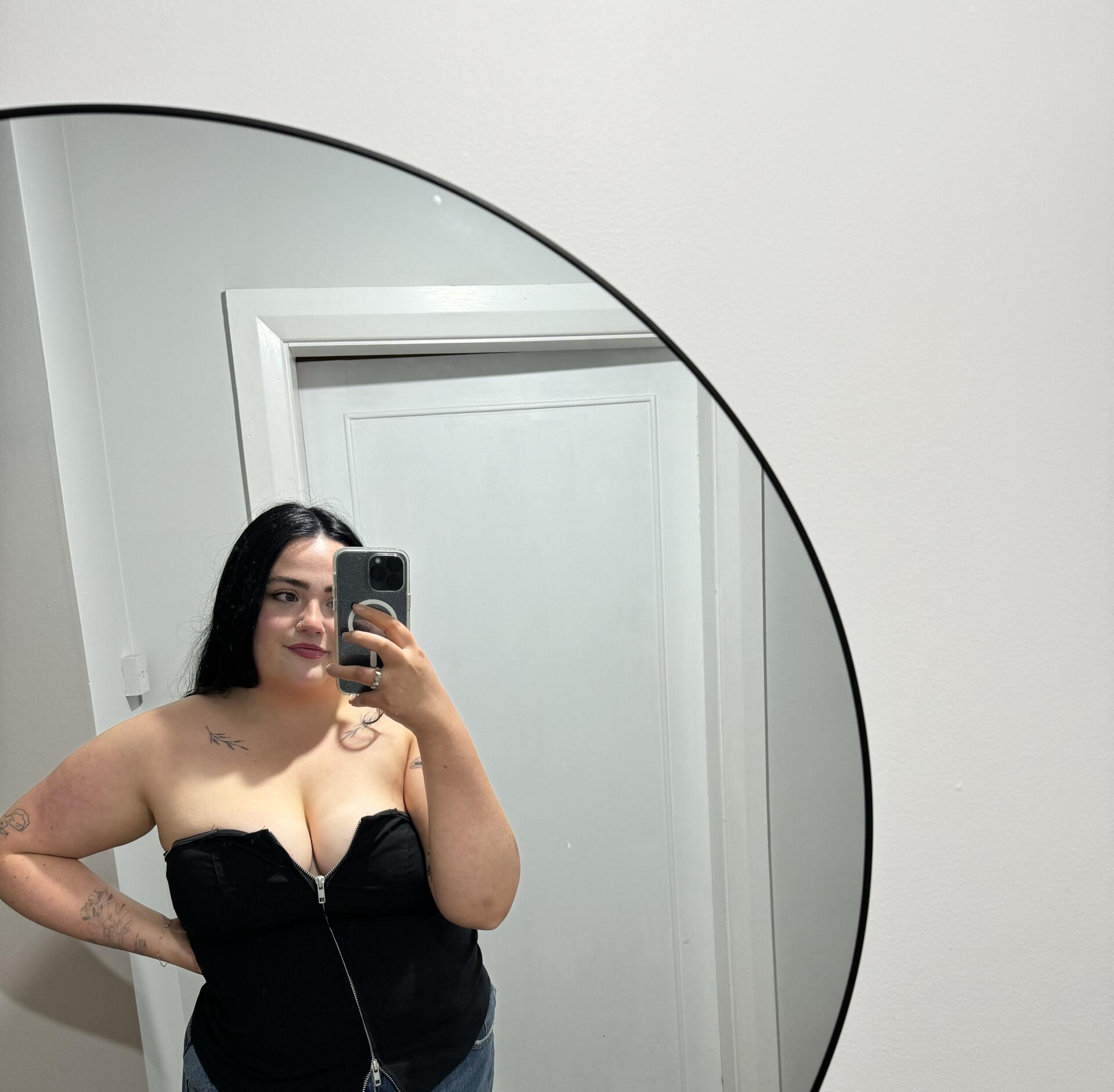 kiwi Goddess’s Official Social Fan Page | LoyalFans