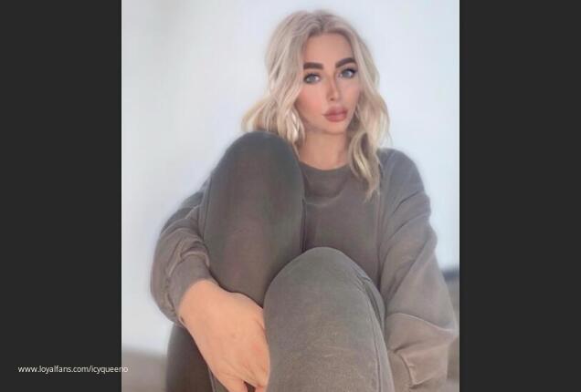 Mesmerized By Goddess's Perfect Bouncing Chest - Goddess Liv Findom ...