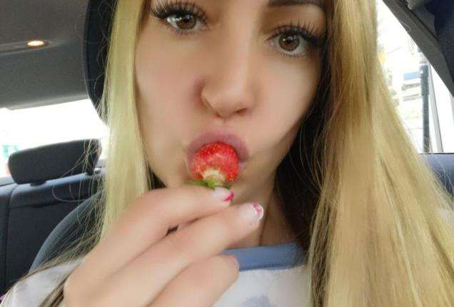 ONLINE TIME - GoddessJulie Official Photos | LoyalFans