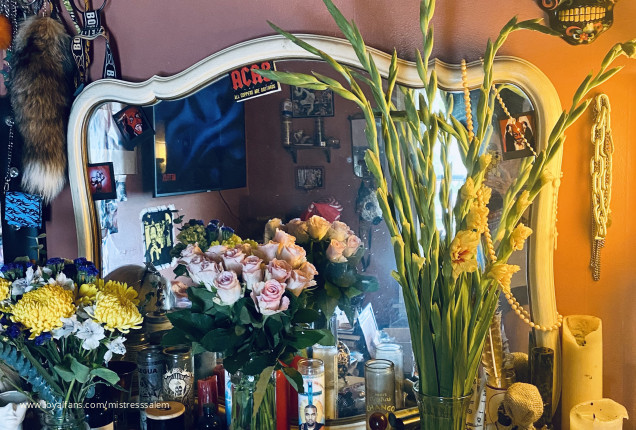 Sunday - Domina Salem Tate Fetish Goddess Freaky Princess Master of ...