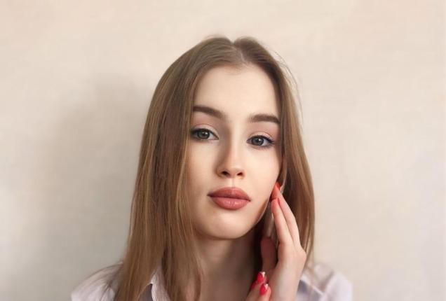 If you enjoy having a cute girl fulfill your wishes and commands, you've come to the right place ...