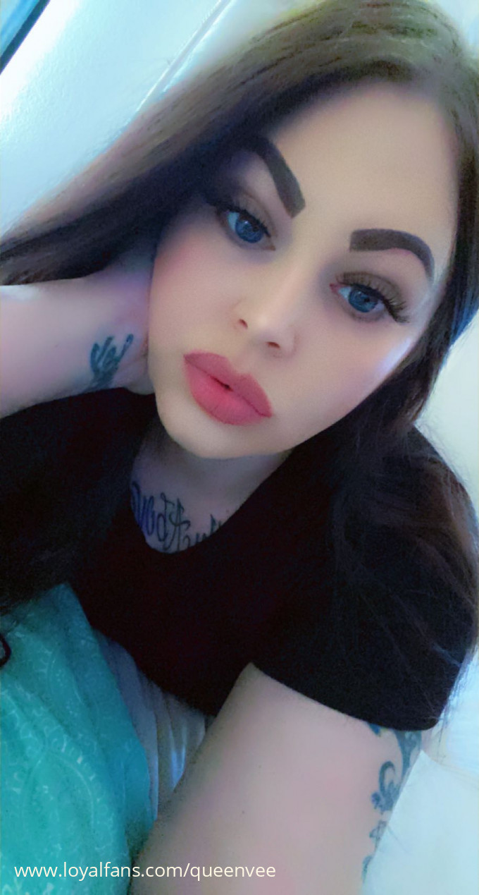 QueenVee’s Official Social Fan Page | LoyalFans