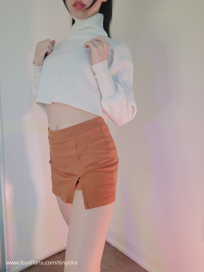 Back and active again for cute piggies - Princess Zizi Official Photos | www.Loyalfans.com