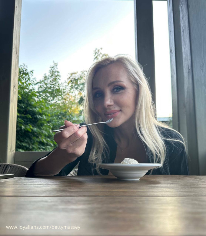 BettyMassey’s Official Social Fan Page | LoyalFans