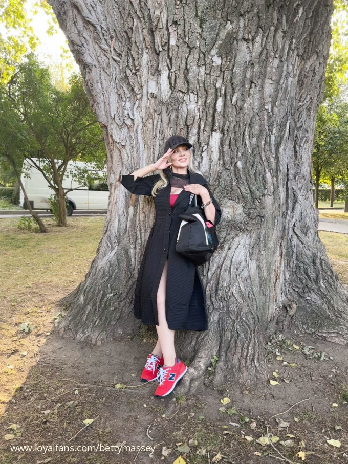 BettyMassey’s Official Social Fan Page | LoyalFans
