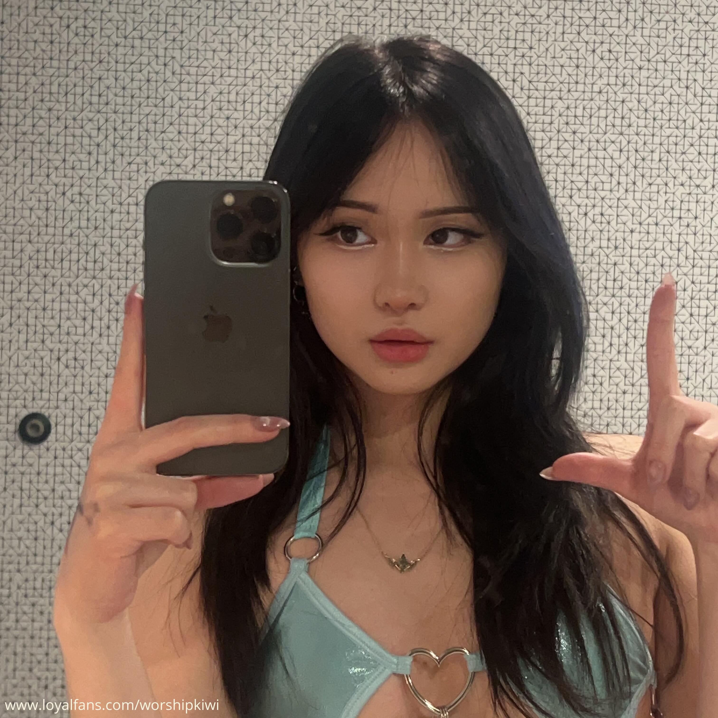 Kiwis Cult’s Official Social Fan Page | LoyalFans